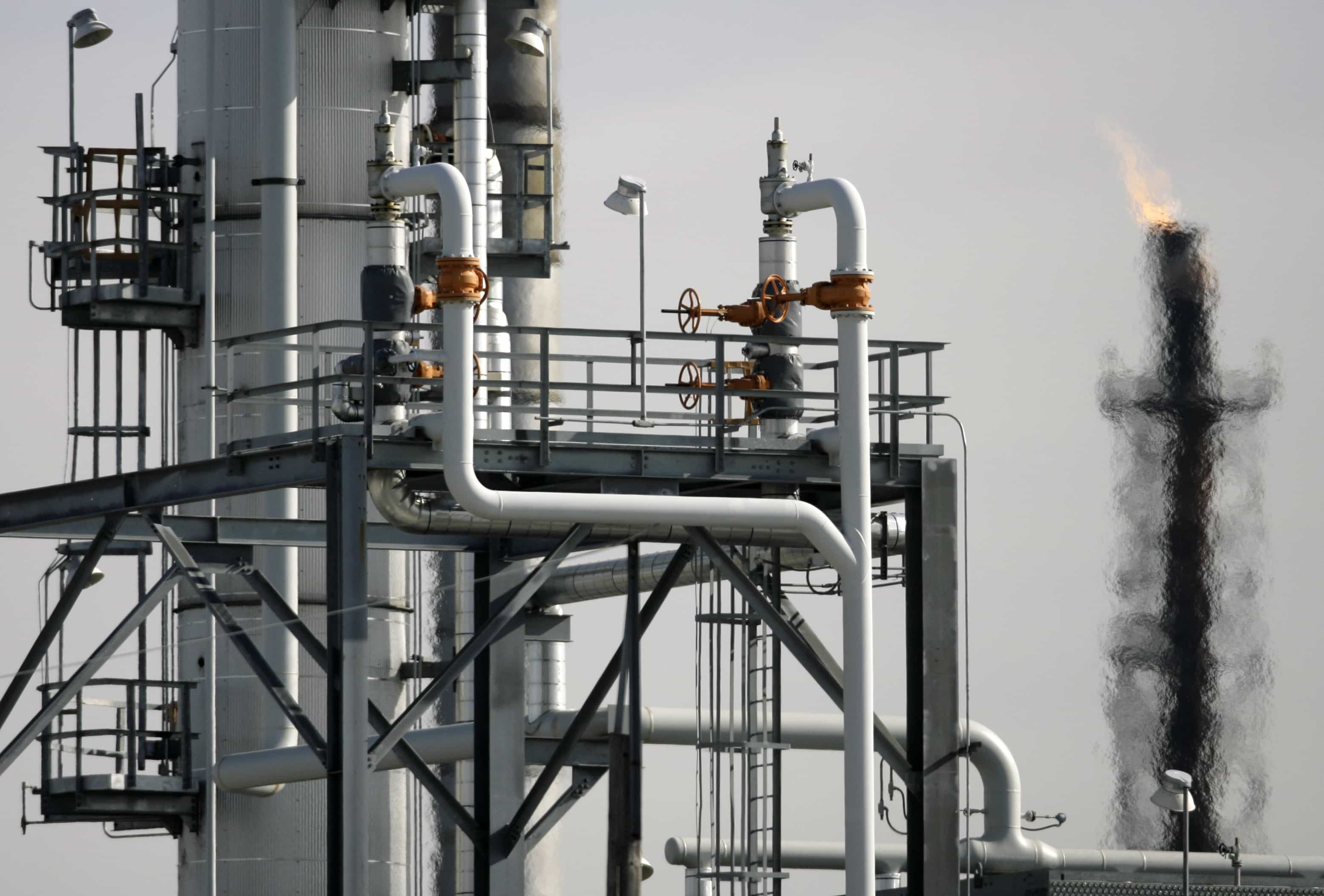Construction worker dies at BP’s NW Indiana oil refinery | 95.3 MNC