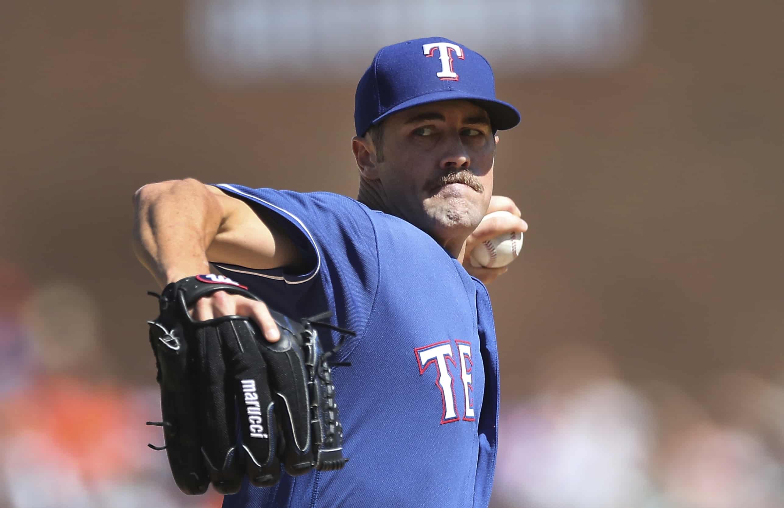 Chciago Cubs acquire Cole Hamels in trade with Texas Rangers | 95.3 MNC