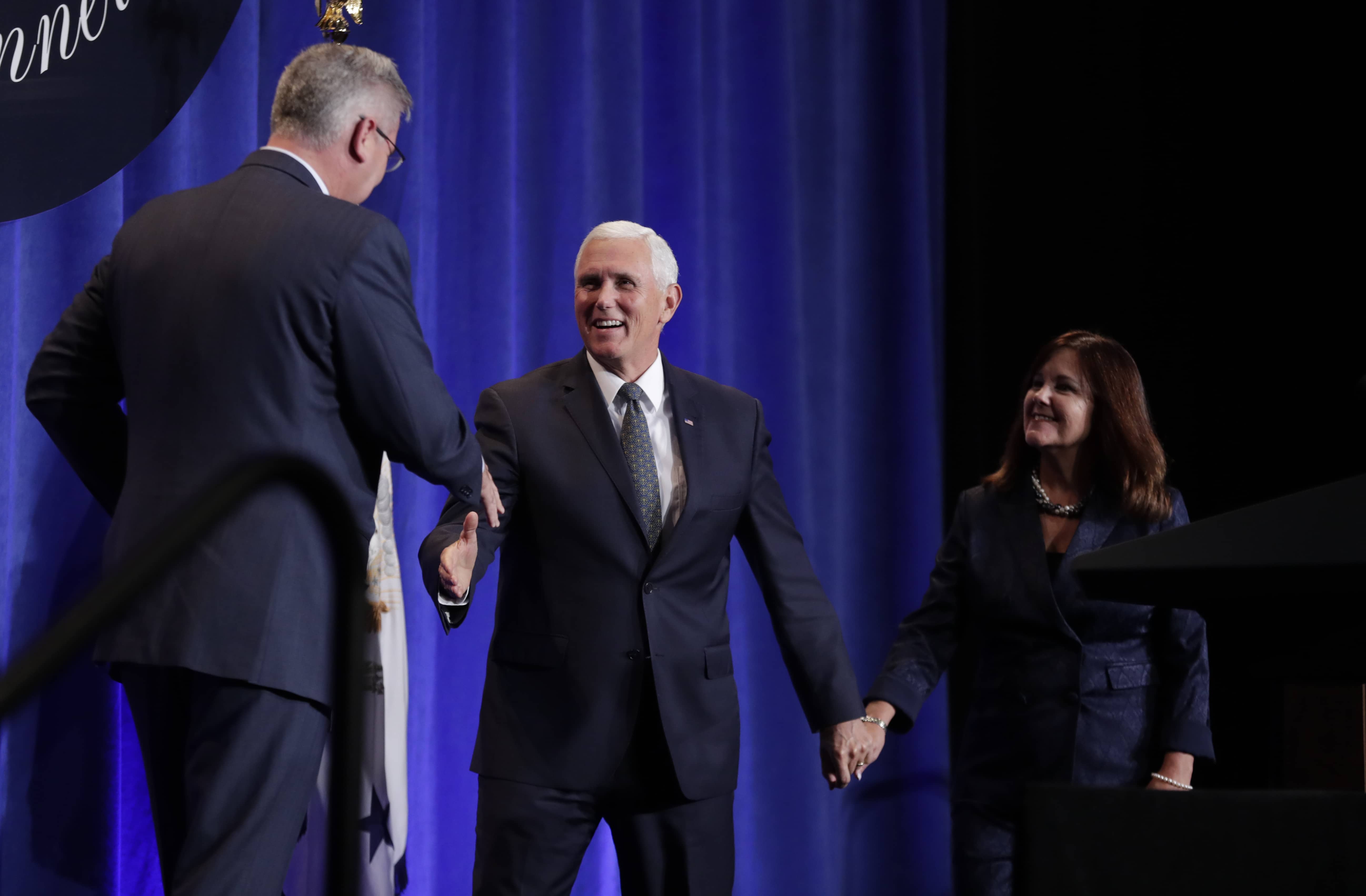 Pence traveling to Indiana for private event with governor | 95.3 MNC