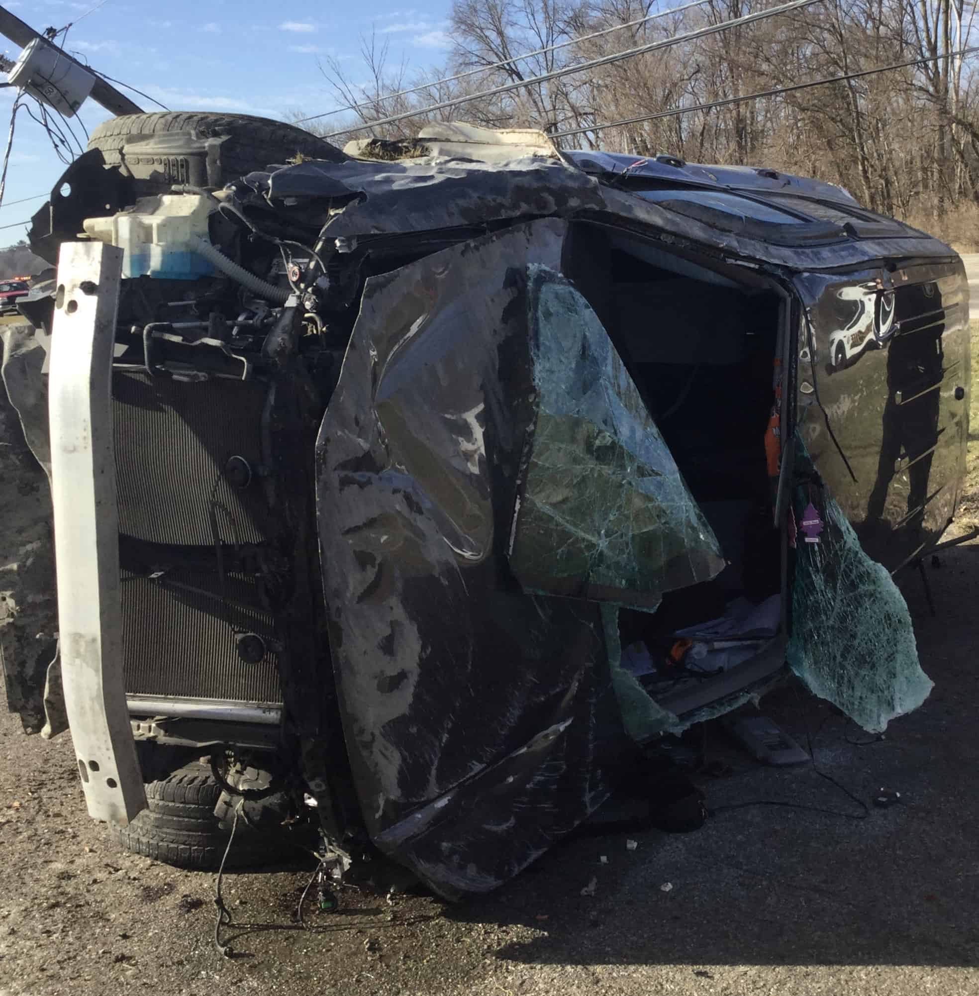 Three Rivers man crashes vehicle to avoid hitting dog - 95.3 MNC