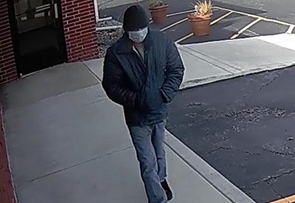 Police in LaCrosse looking for bank robbery suspect - 95.3 MNC