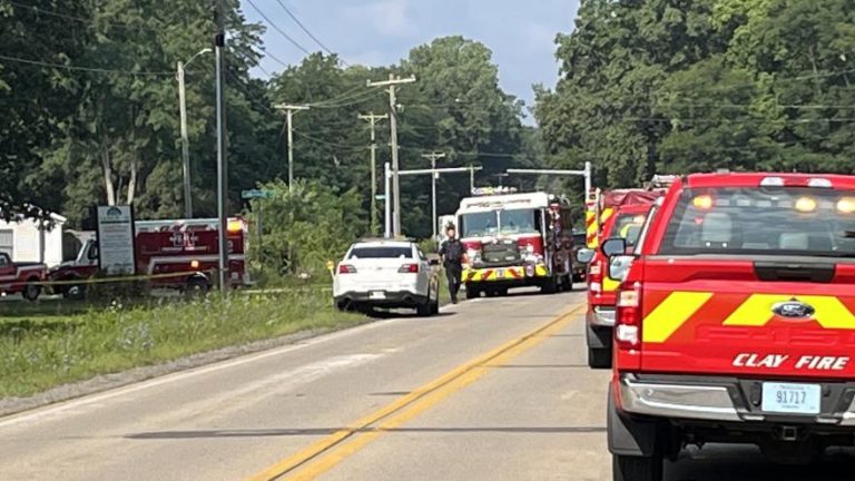 Father, daughter killed in crash with FedEx truck at Auten and ...