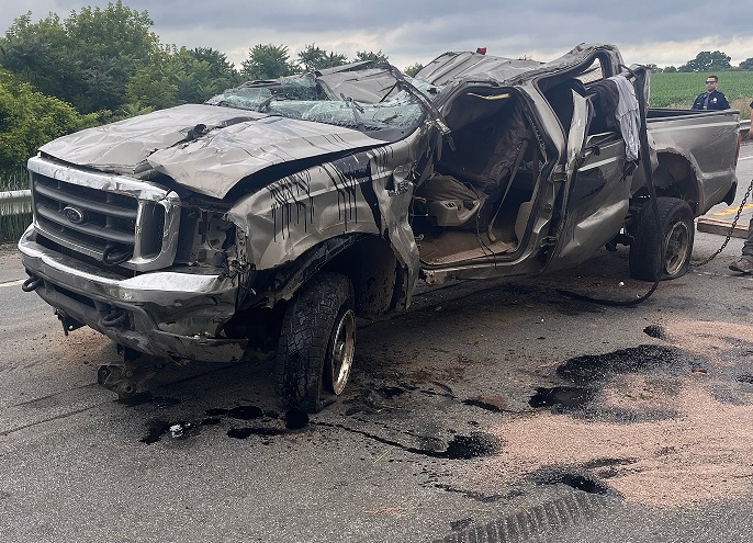 Three Rivers man, passenger hospitalized after crash on M-40 - 95.3 MNC