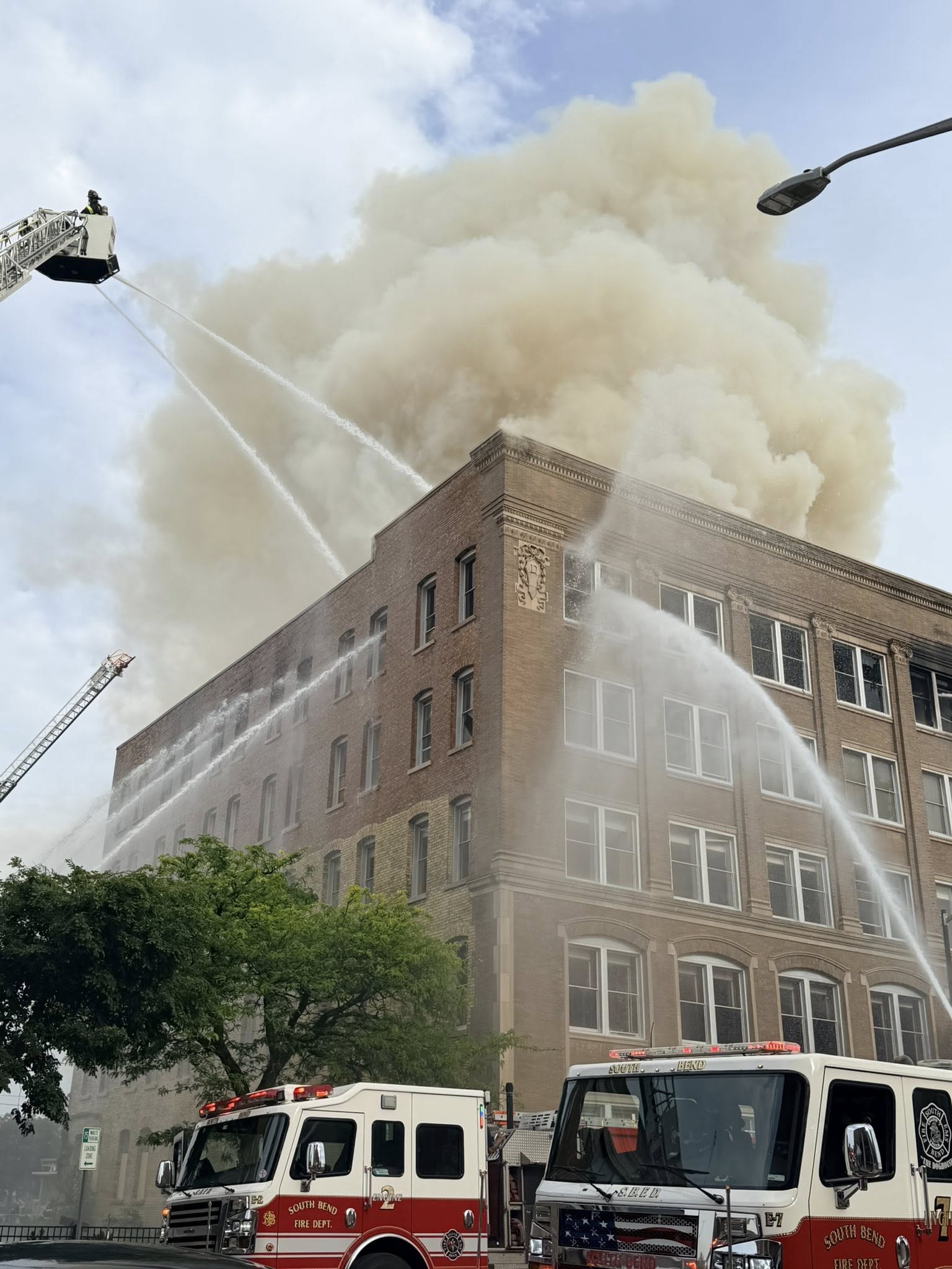 Crews respond to blaze at Lafayette Building in downtown South Bend ...